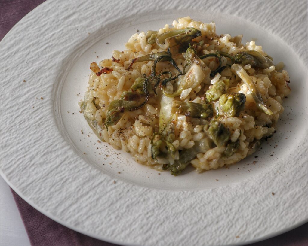 Risotto con Germoglio di Catalogna e Carruba - The Kitchen Tube